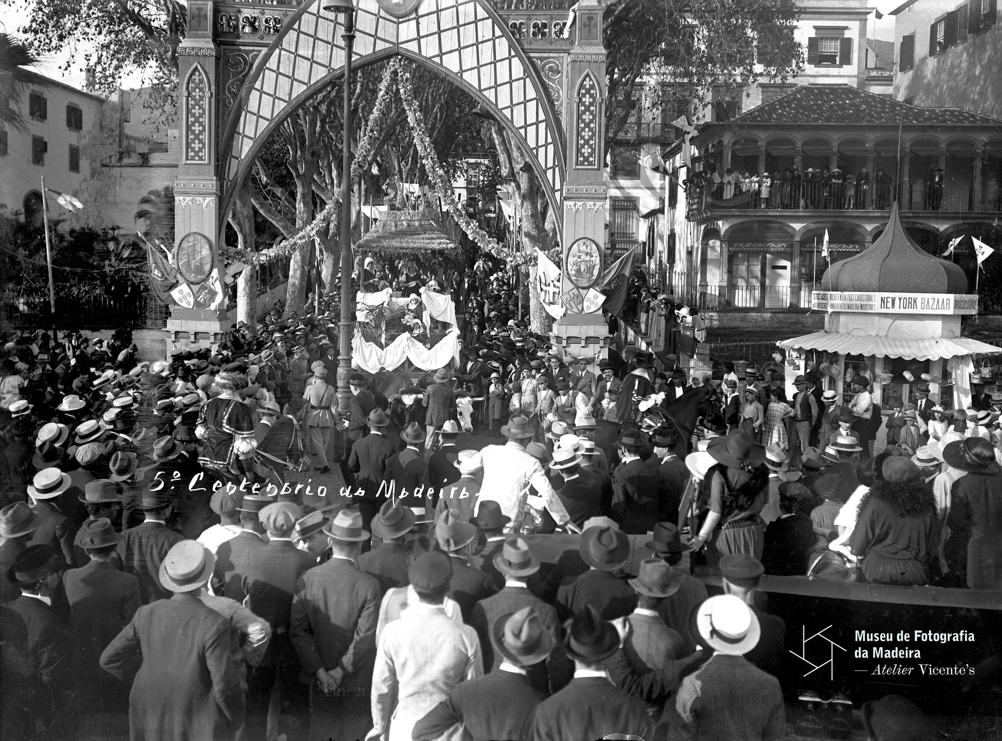 Cultura Madeira - Allegorical procession commemorating the 5th ...